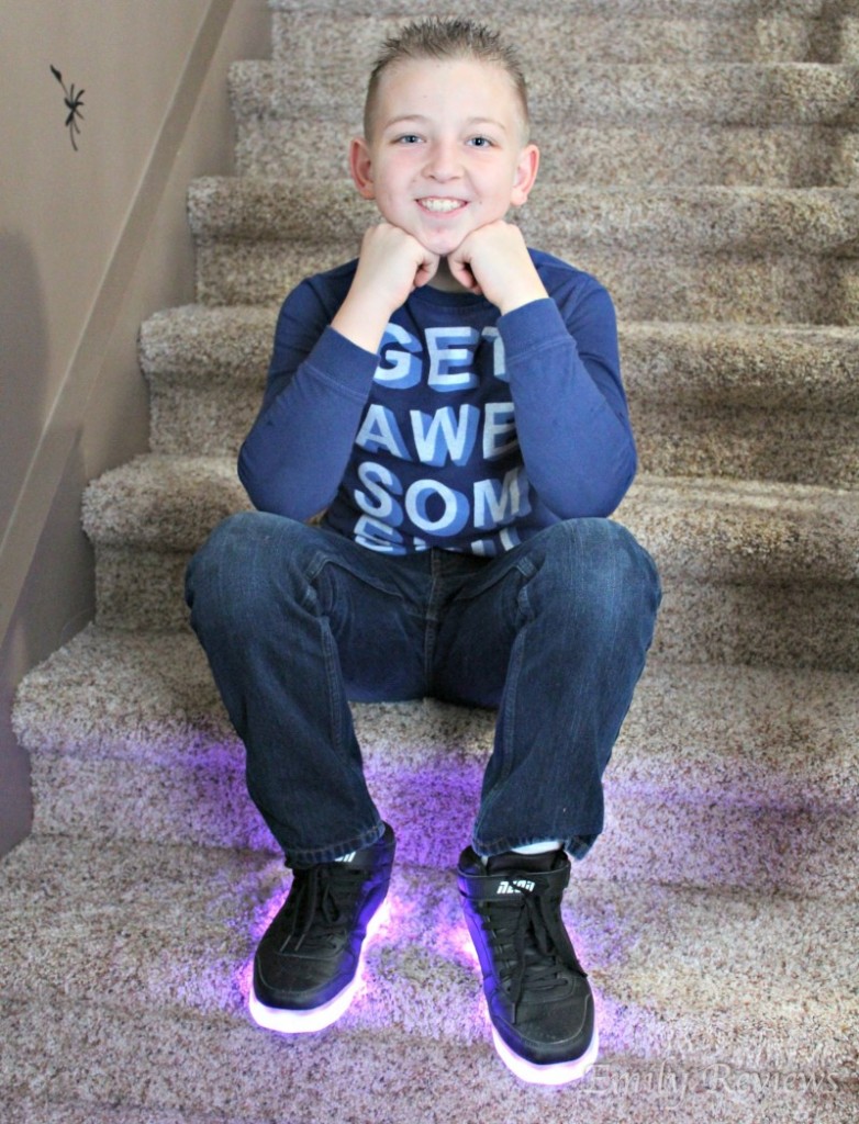 Neon Kyx Low Top LED Sneakers {Holiday Gift Idea} | Emily Reviews