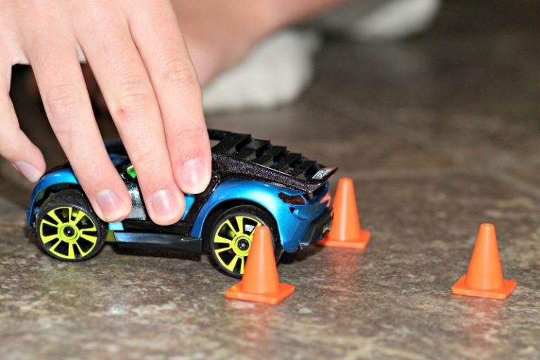 Modarri Cars ~ Build, Create, & Drive {+ Giveaway} US 11/18 | Emily Reviews