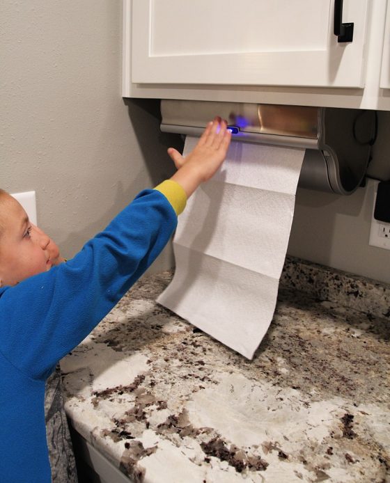 Innovia Automatic Paper Towel Dispenser The ULTIMATE Kitchen Gadget LaptrinhX News innovia-automatic-paper-towel-dispenser-the-ultimate-kitchen-gadget-laptrinhx-news